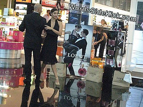 ¿Por Qué Algunas Mujeres Usan Demasiado Perfume? - 2026 | Salud